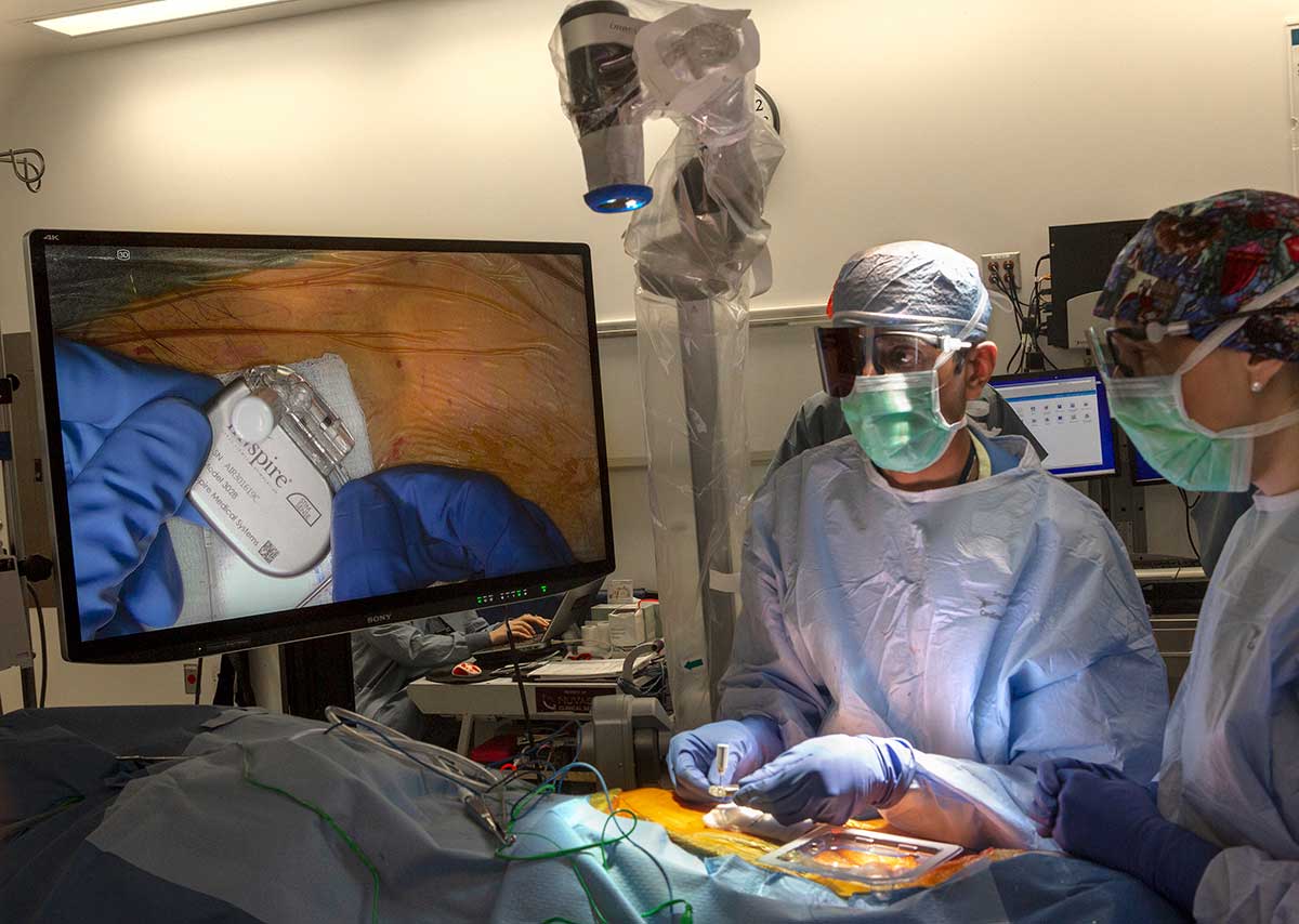 Penn State Health Surgeon Tests Feasibility of 4K-3D Video Microscope ...